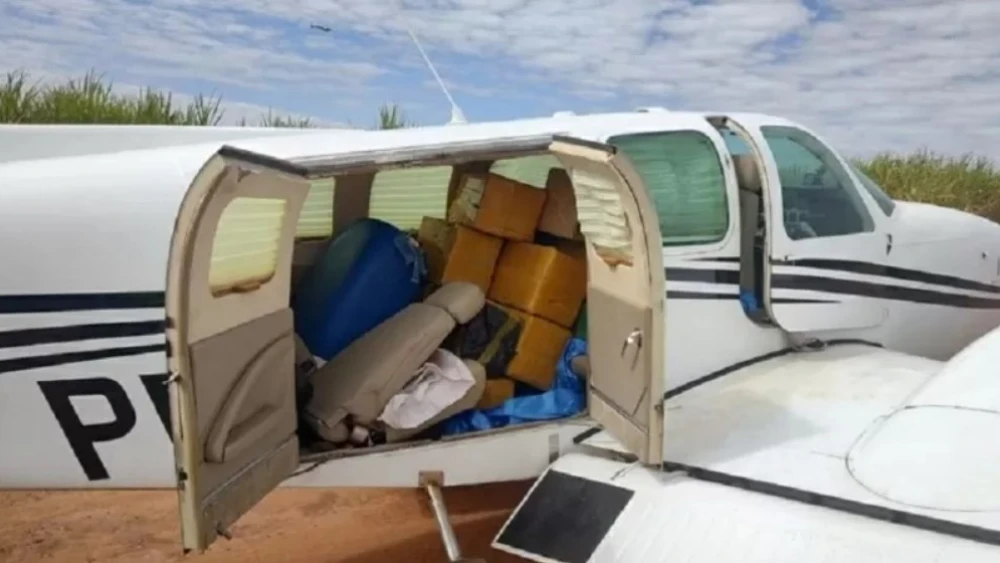 Interceptan en Brasil avioneta que salió de Paraguay con 400 kilos de ...